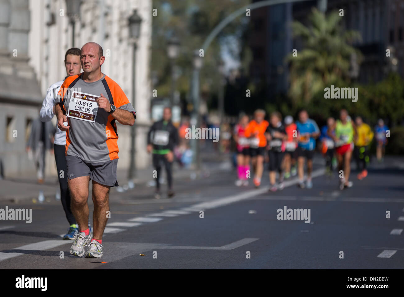 Man city marathon walking hi-res stock photography and images - Alamy