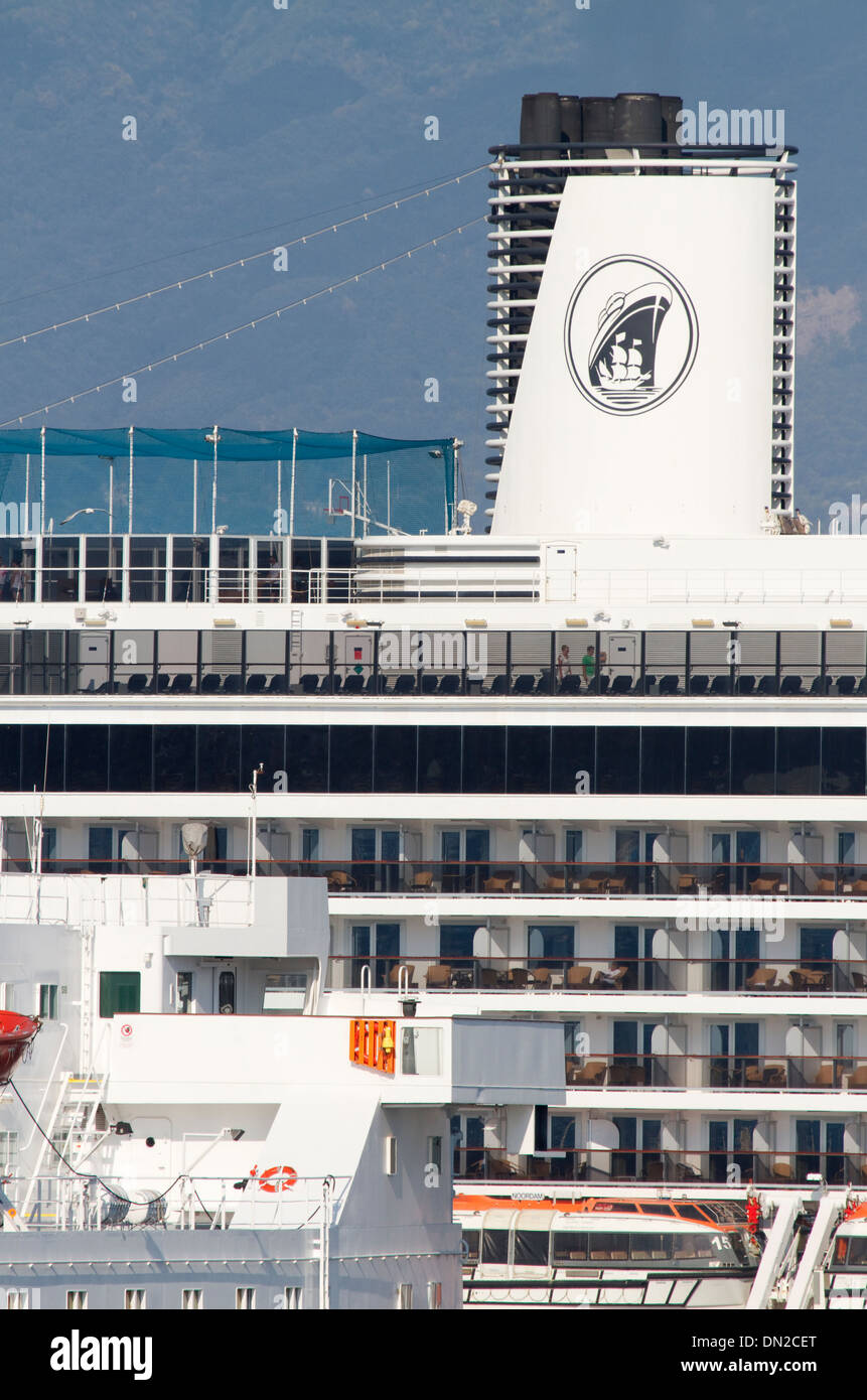 Vista class cruise ships hi-res stock photography and images - Alamy