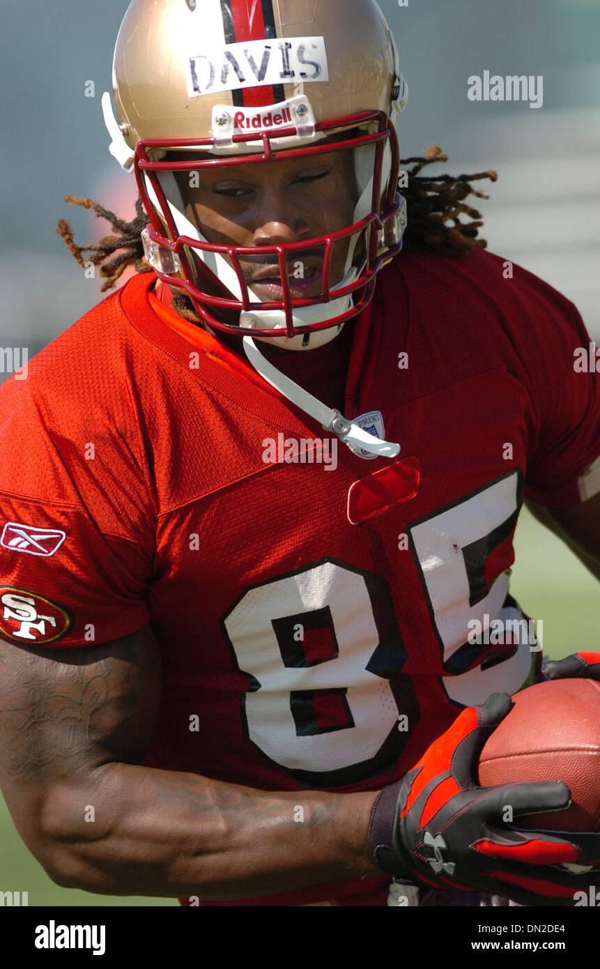 Vernon davis hi-res stock photography and images - Alamy