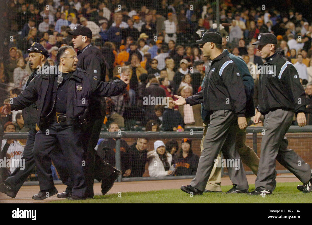 Home plate umpire ron kulpa hi-res stock photography and images - Alamy