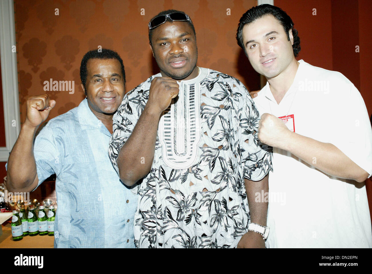 Nigerian heavyweight boxer samuel peter hi-res stock photography and ...