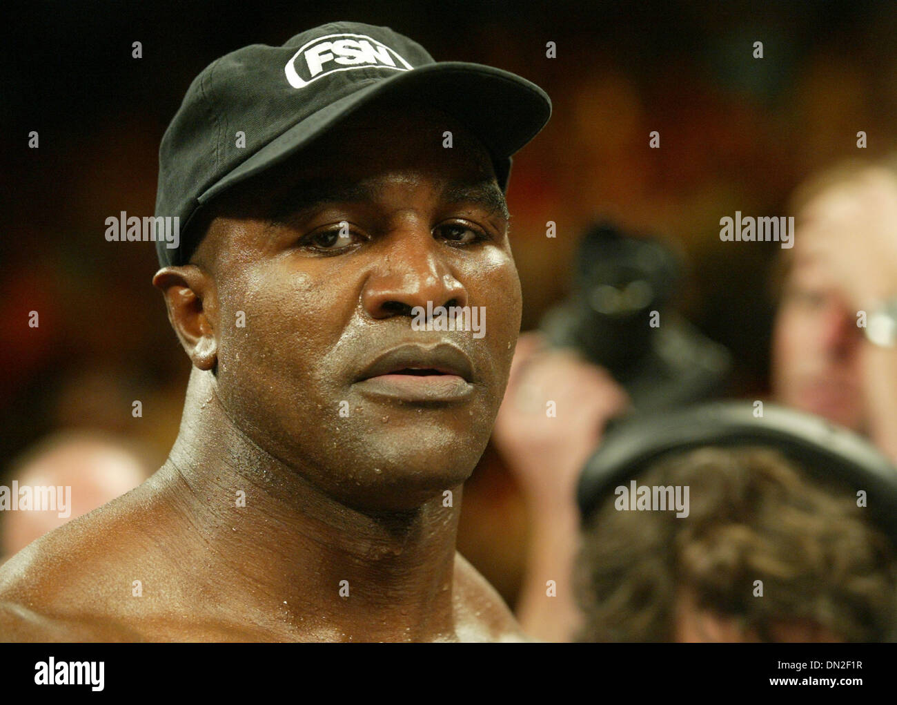 Aug 18, 2006; Dallas, TX, USA; EVANDER HOLYFIELD defeats Jeremy Bates ...