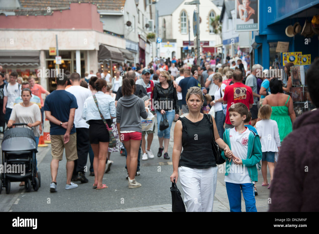Crowded streets hi-res stock photography and images - Alamy