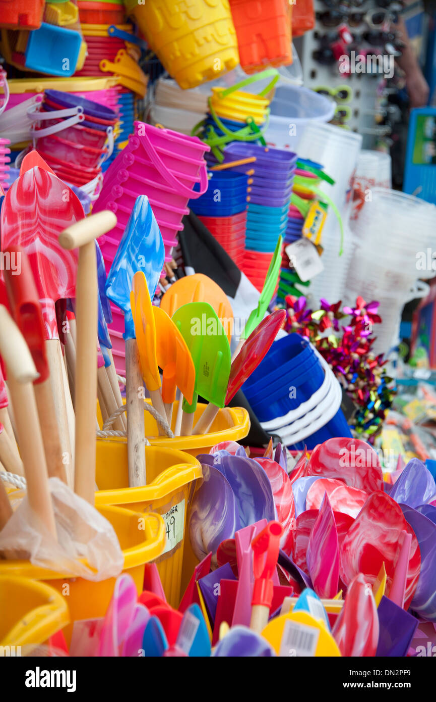 Seaside bucket spade hi-res stock photography and images - Alamy