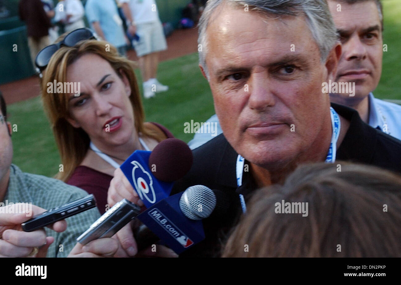 Oct 09, 2006; Oakland, CA, USA; MLB Baseball: LOU PINIELLA addresses ...