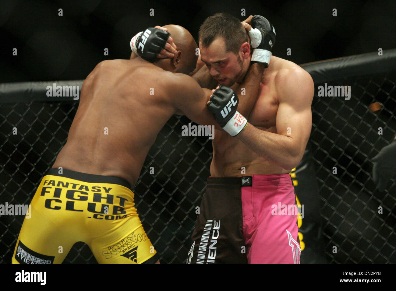 Ufc 64 hi-res stock photography and images - Alamy
