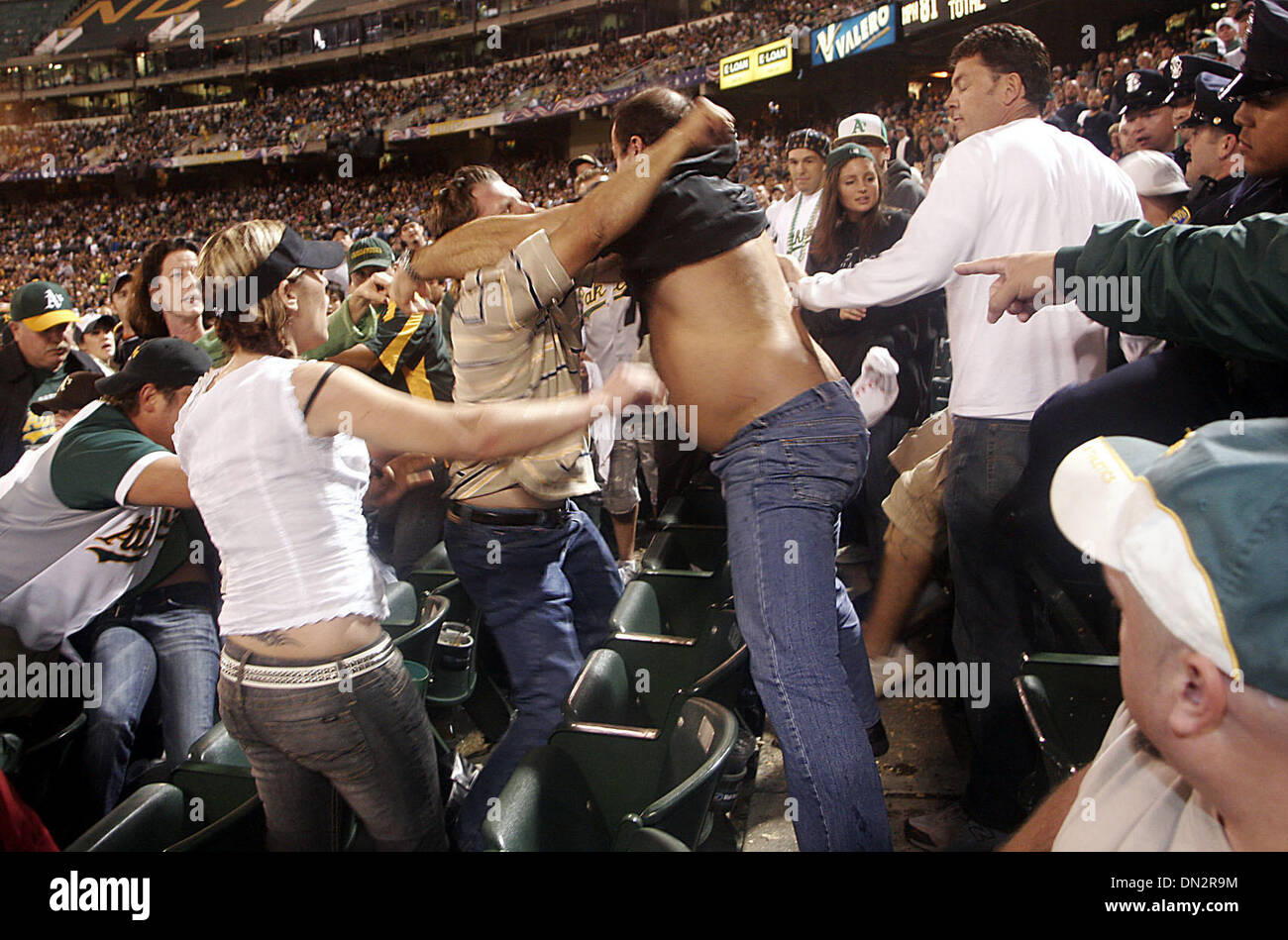 Fight fan hi-res stock photography and images - Alamy