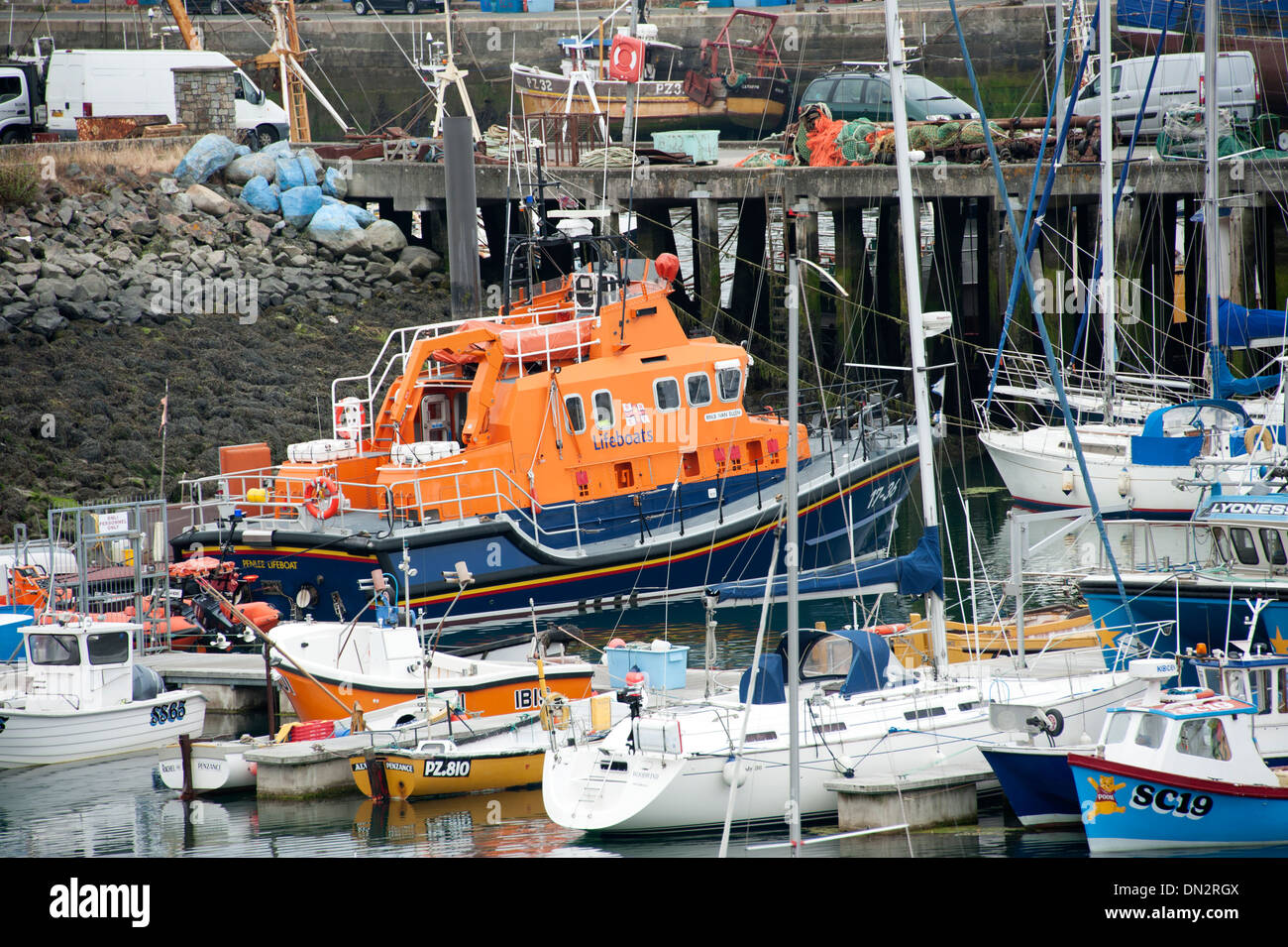 Rnli lifeboat hi-res stock photography and images - Alamy