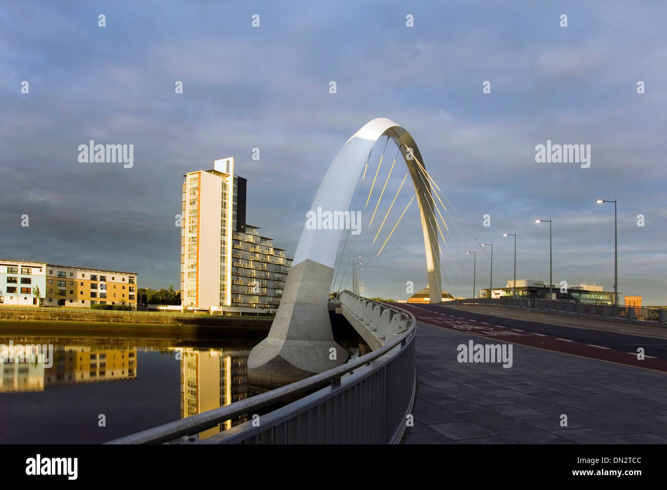 Squinty Bridge Glasgow Traffic High Resolution Stock Photography and ...