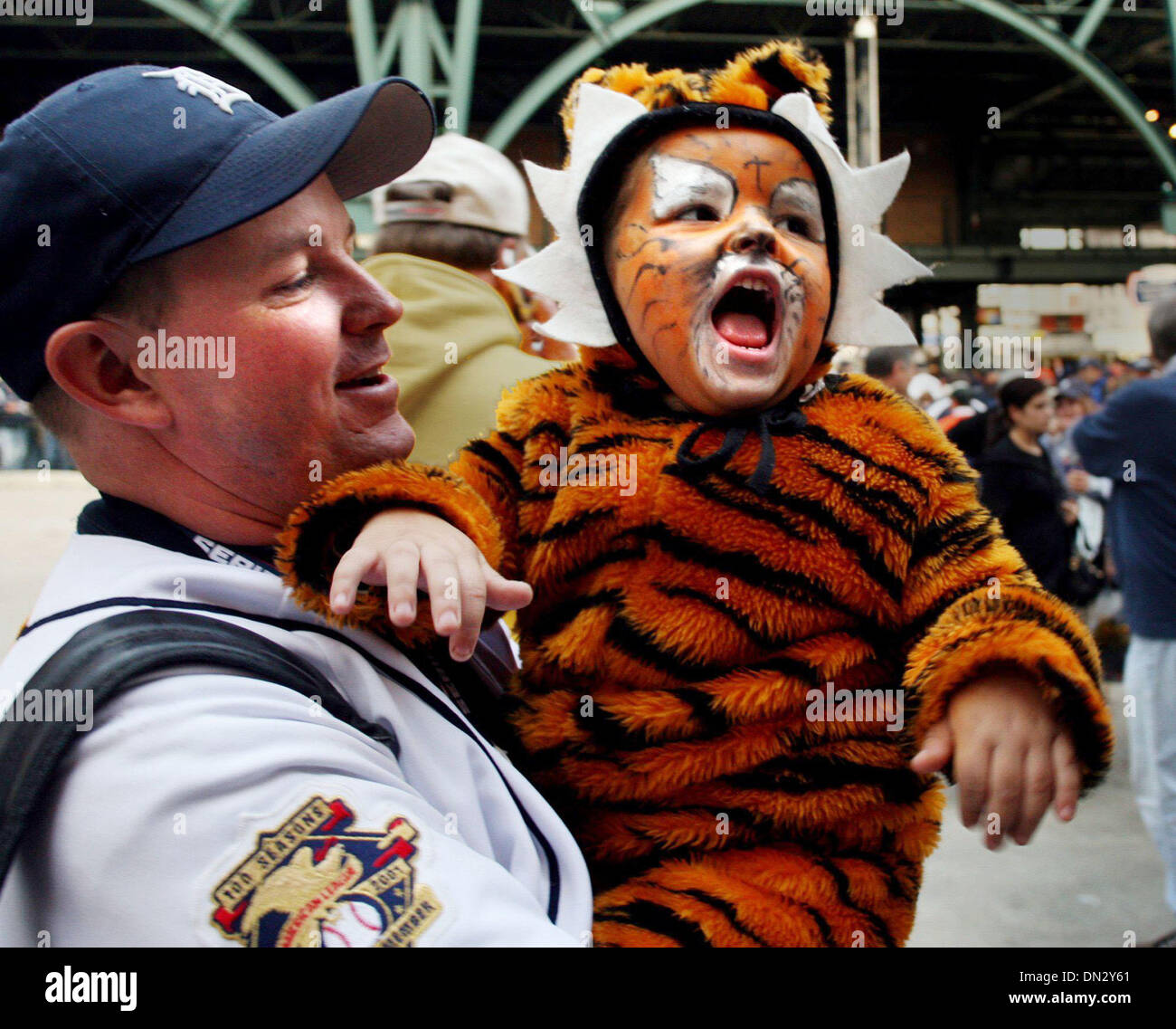 Oct 21, 2006; Detroit, MI, USA; KADEN DAILIDE roars like a tiger as he ...