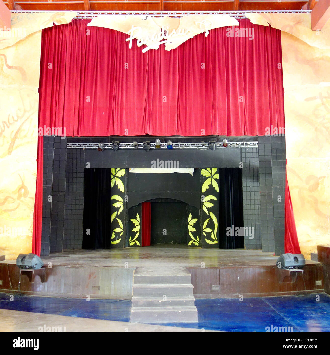 Stage actors hi-res stock photography and images - Alamy