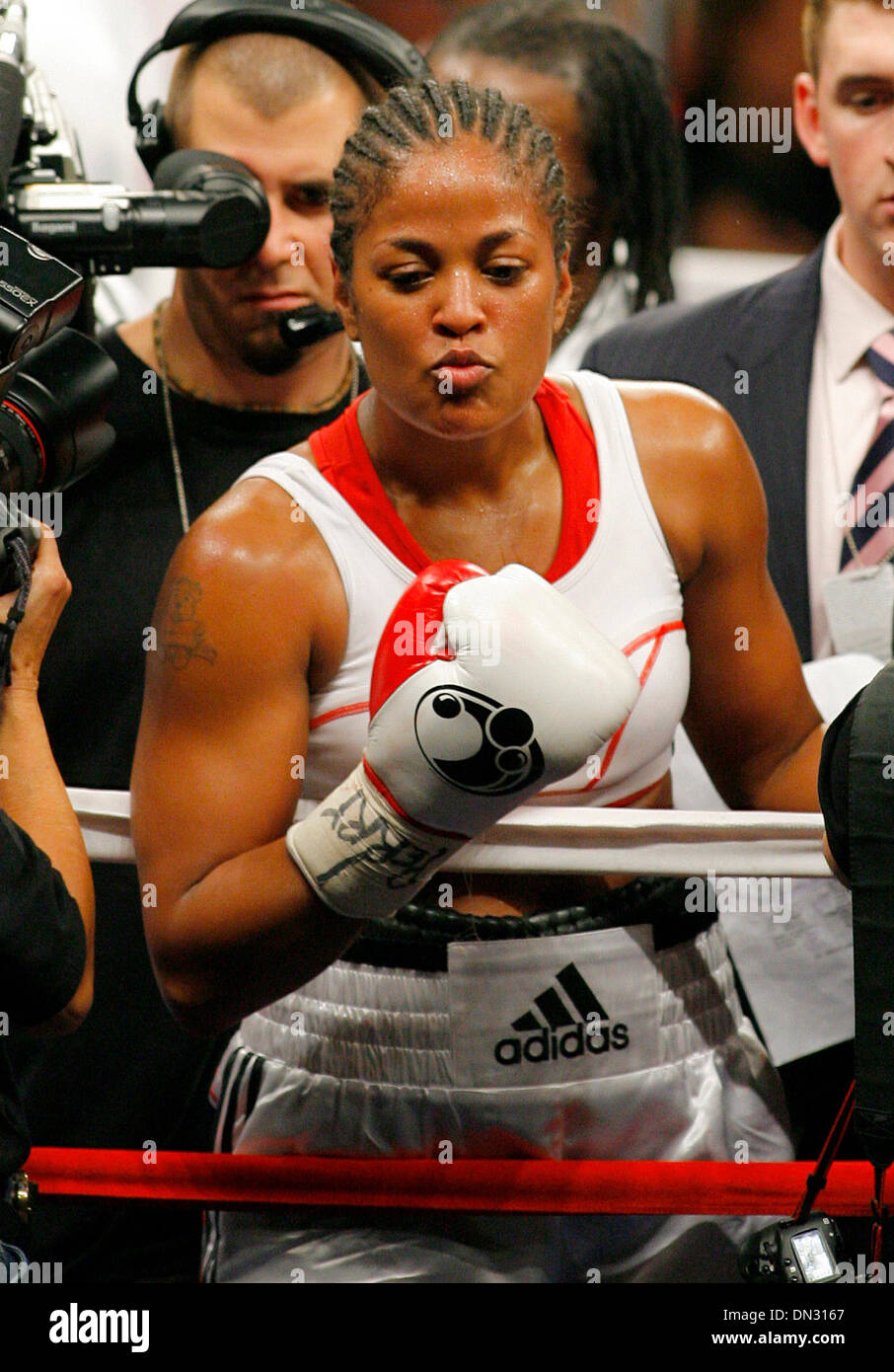 Nov 11, 2006; New York, NY, USA; BOXING: 10 Round WBC Super ...