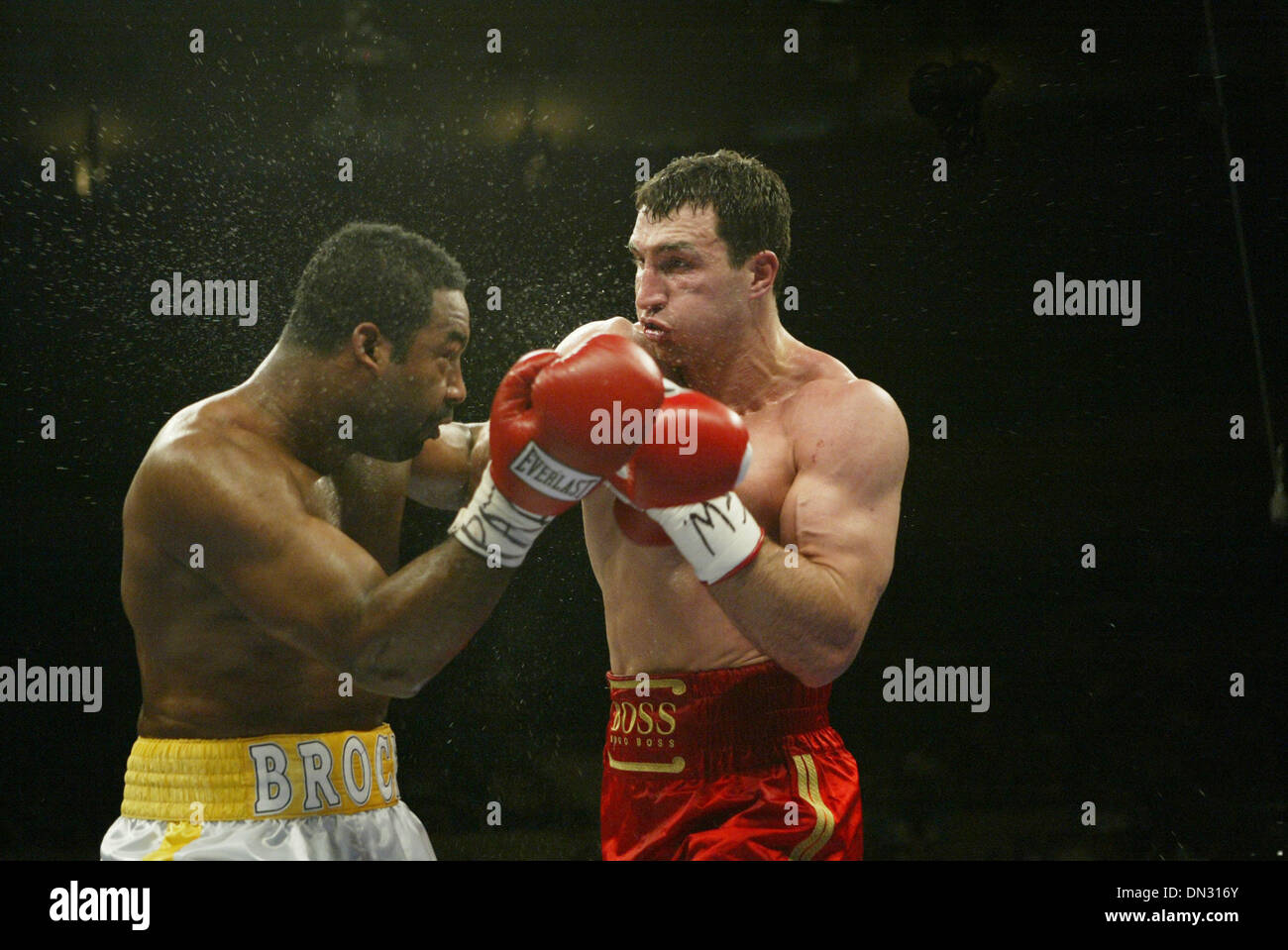 Nov 11, 2006; New York, NY, USA; WLADIMIR KLITSCHKO vs CALVIN BROCK ...