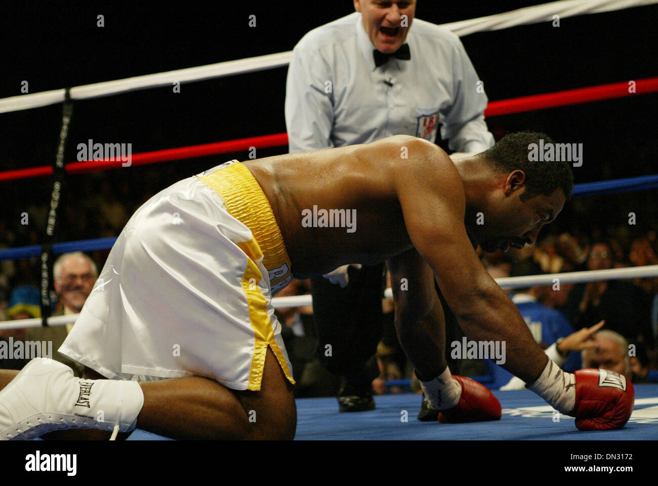 Nov 11, 2006; New York, NY, USA; Wladimir Klitschko vs CALVIN BROCK ...