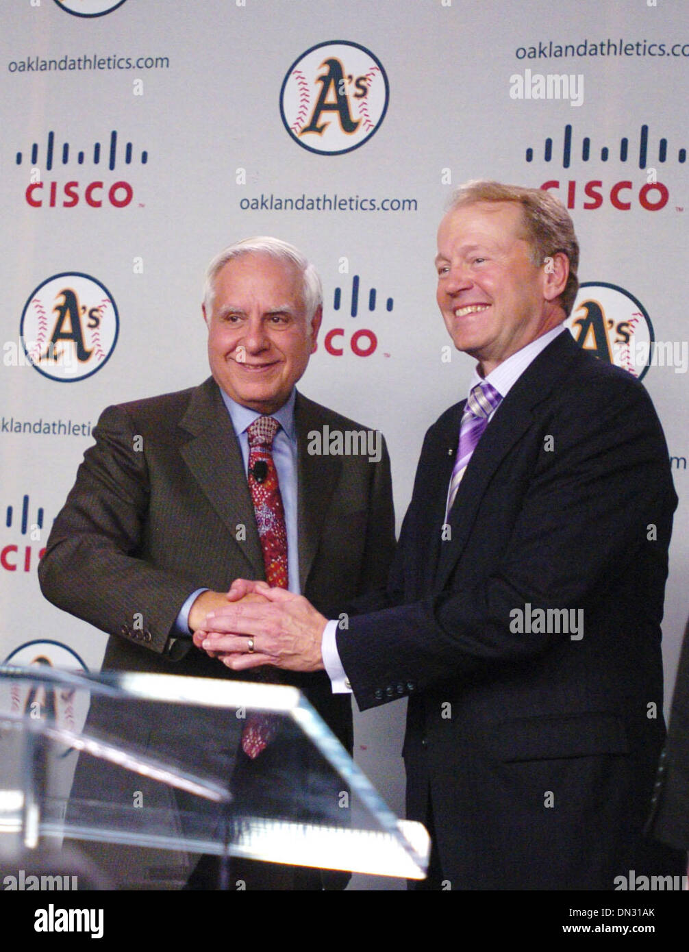 Cisco ceo john chambers hi-res stock photography and images - Alamy