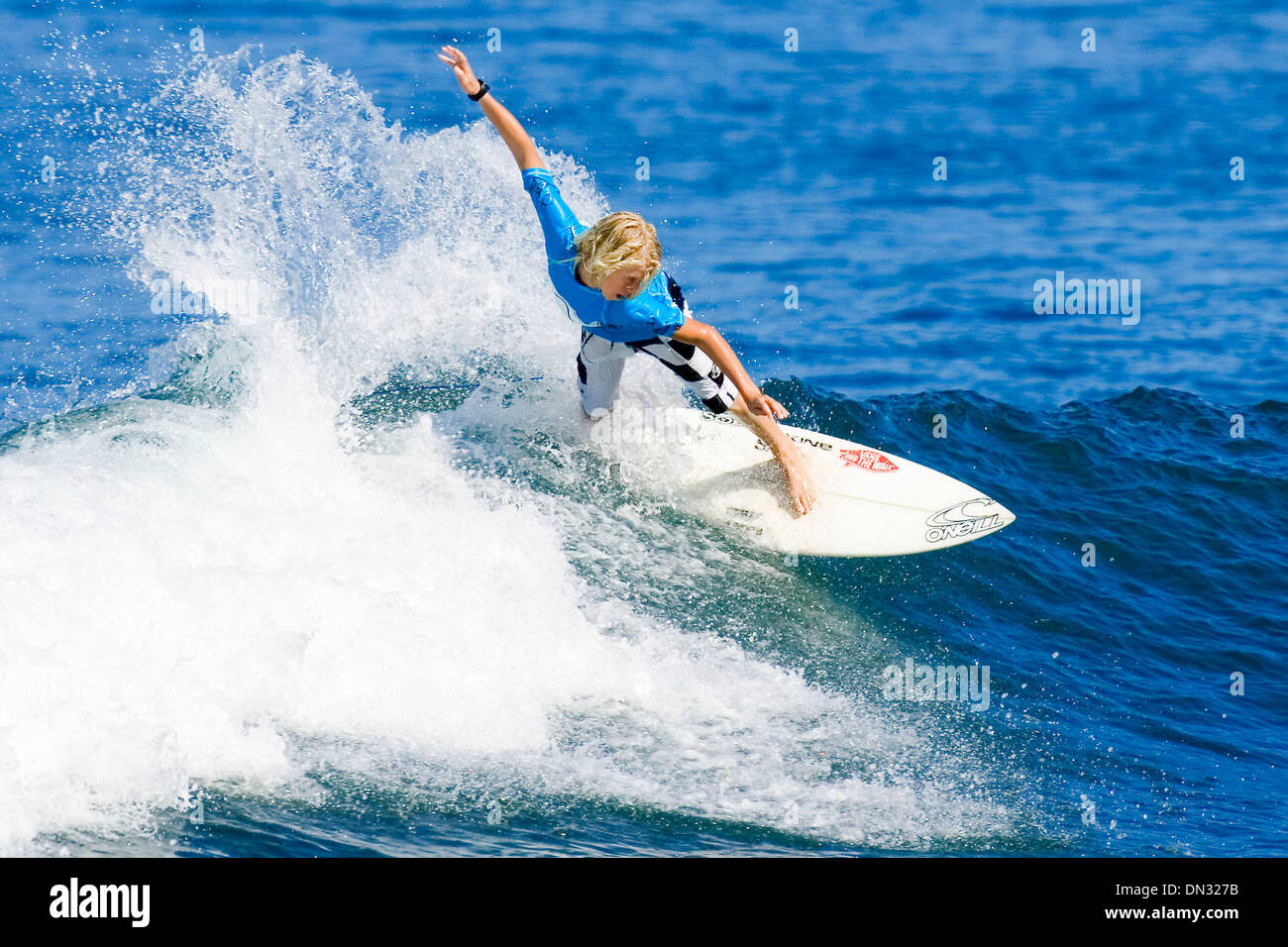 Nov 18, 2006; Haleiwa, Hawaii, USA; Vans Triple Crown of Surfing, Oahu ...