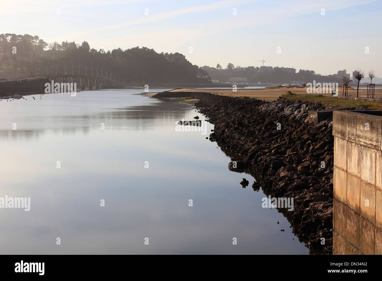 Black rock jetty hi-res stock photography and images - Alamy