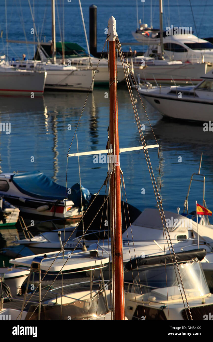 modern marina filled with sailboats docked Stock Photo - Alamy