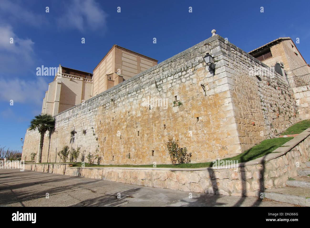 15th century building hi-res stock photography and images - Alamy