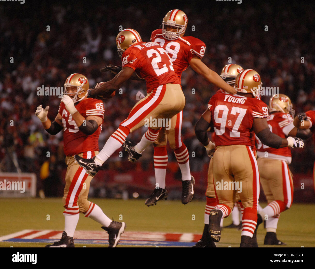 San Francisco Forty Niners, Walt Harris , #27, celebrates his ...