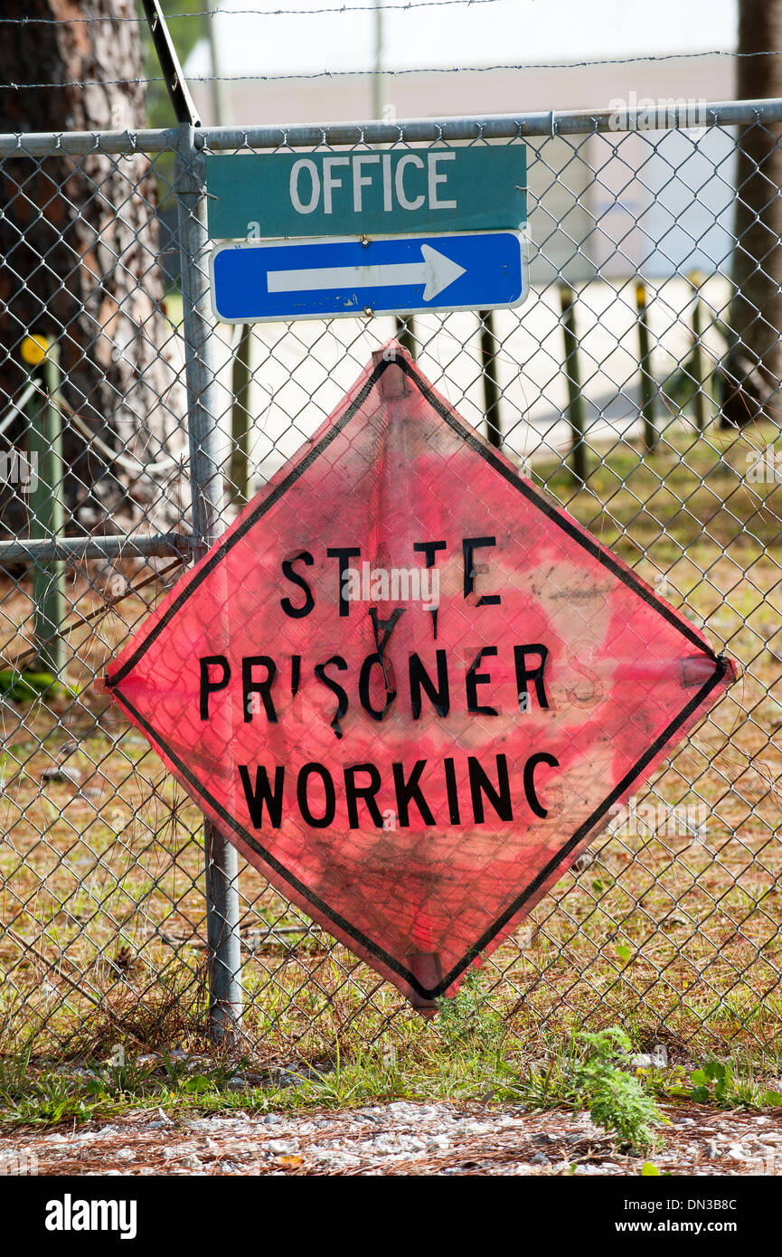 Inmate working hi-res stock photography and images - Alamy