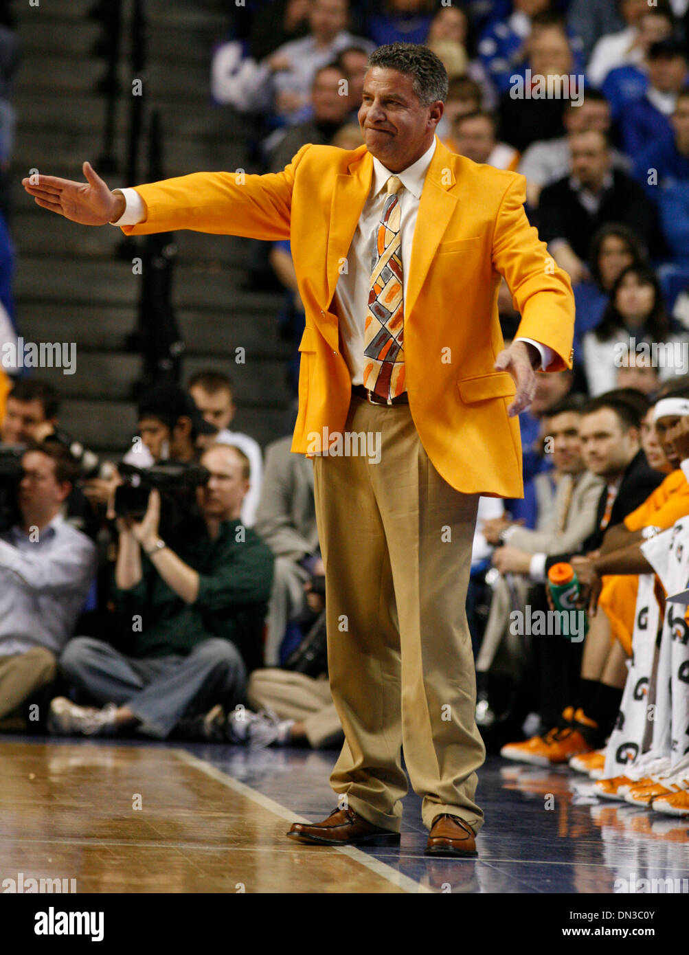 Tennessee head coach Bruce Pearl shown in the first half of the ...