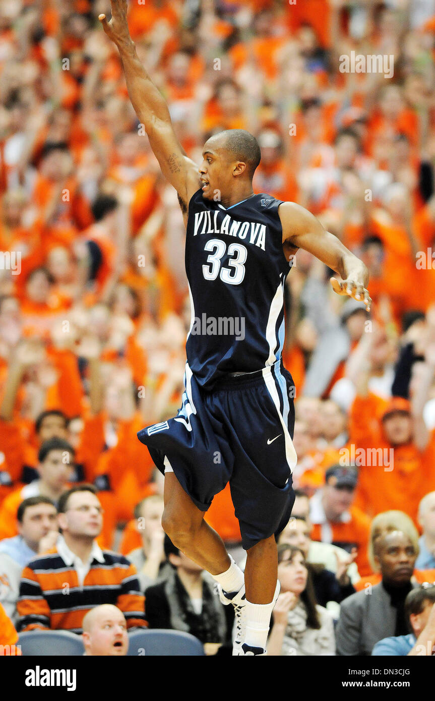 February 22, 2009: Villanova forward Dante Cunningham (#33) goes for ...