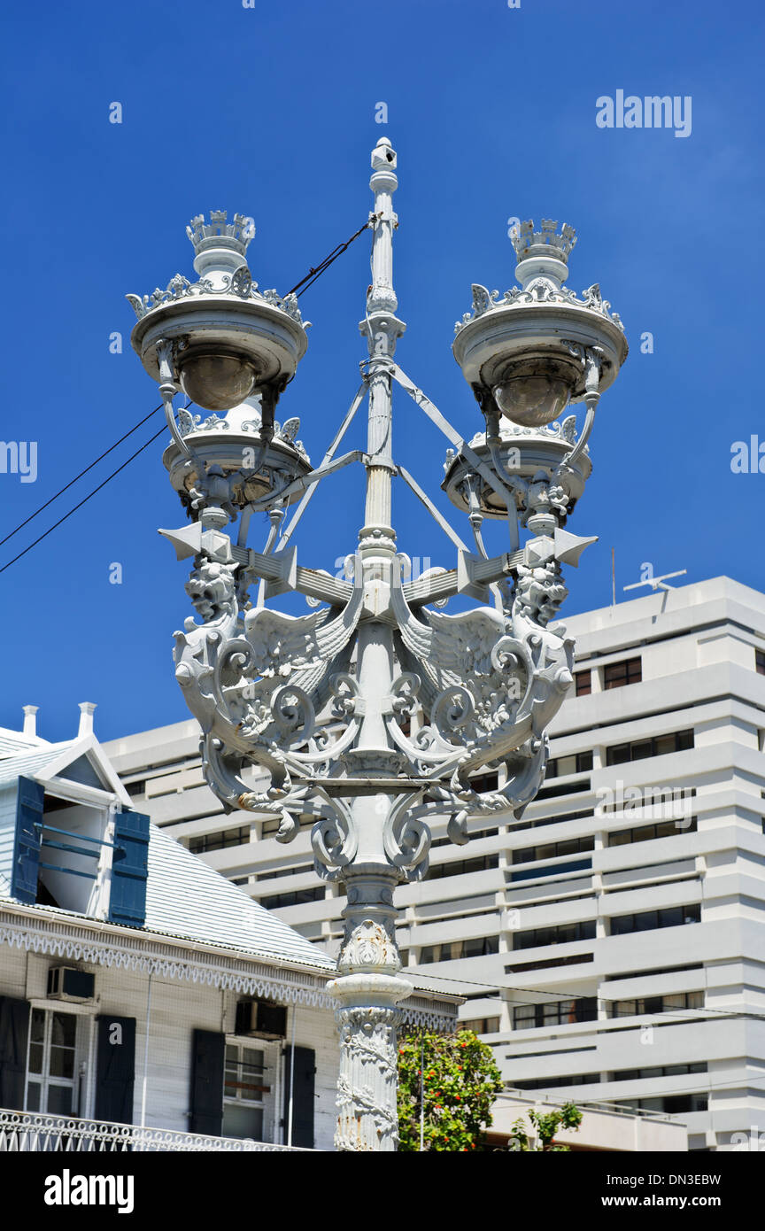 Lamp post lighting hi-res stock photography and images - Alamy