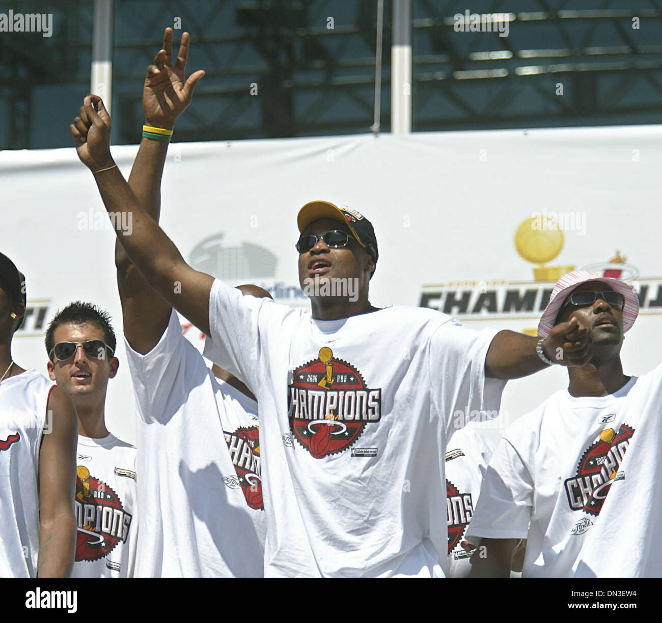 Jun 23, 2006; Miami, FL, USA; With Gary Payton to his right, Antoine ...