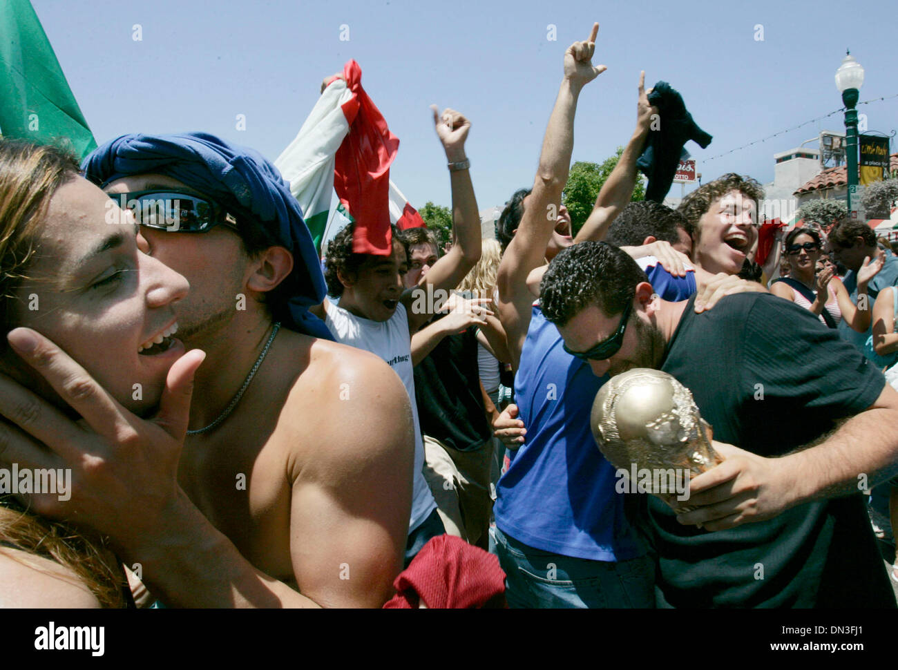 Crowd people left out hi-res stock photography and images - Alamy