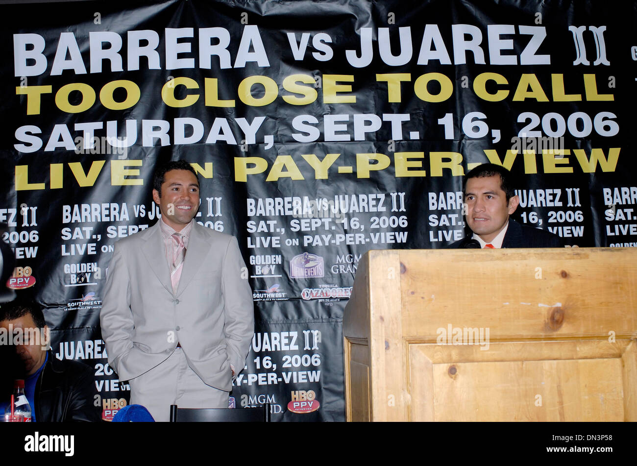 Sep 12, 2006; Los Angeles, CA, USA; (L-R Barerra, De La Hoya) WBC Super ...