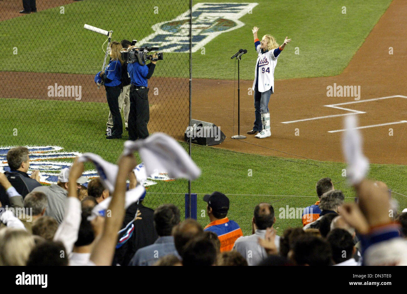 Oct 19, 2006; New York, NY, USA; MLB: Just as she did before the Mets ...
