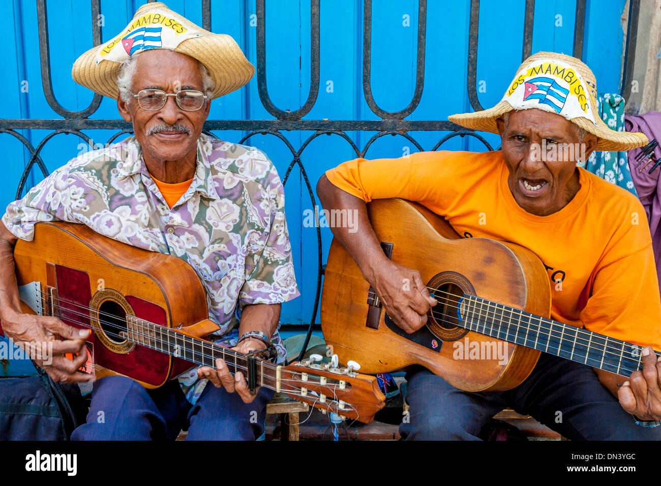 'Los Mambises' Street Entertainers, Plaza de la Catedral, Havana, Cuba ...