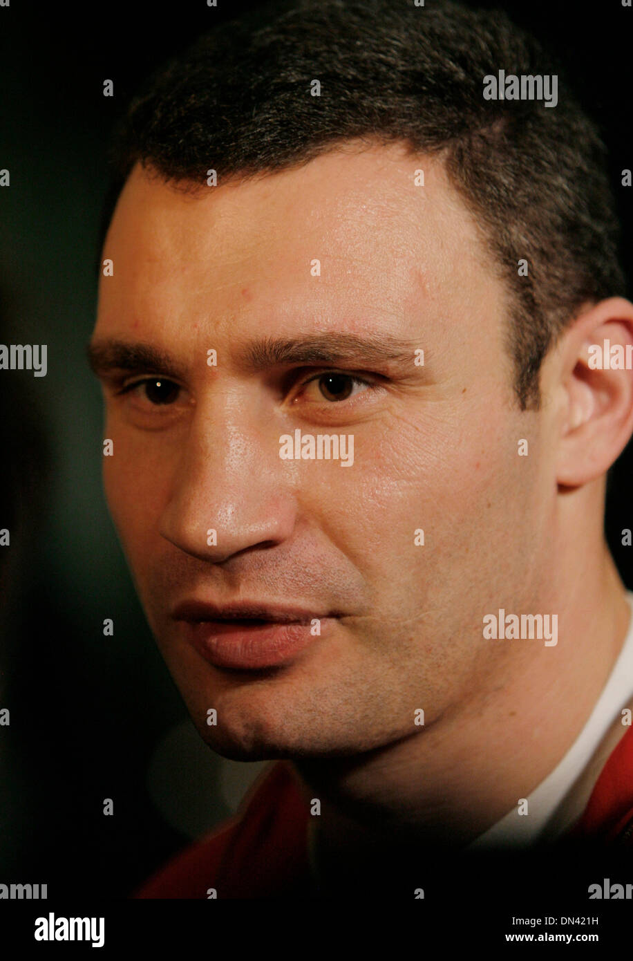 Vitali klitschko speaks to the press hi-res stock photography and ...