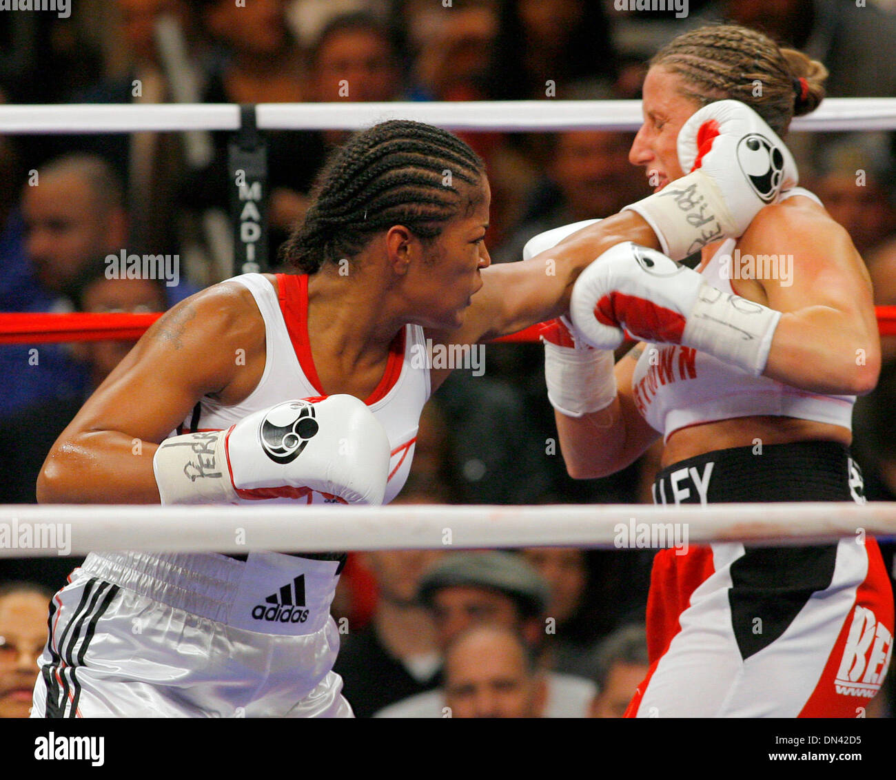 Nov 11, 2006; New York, NY, USA; BOXING: 10 Round WBC Super ...