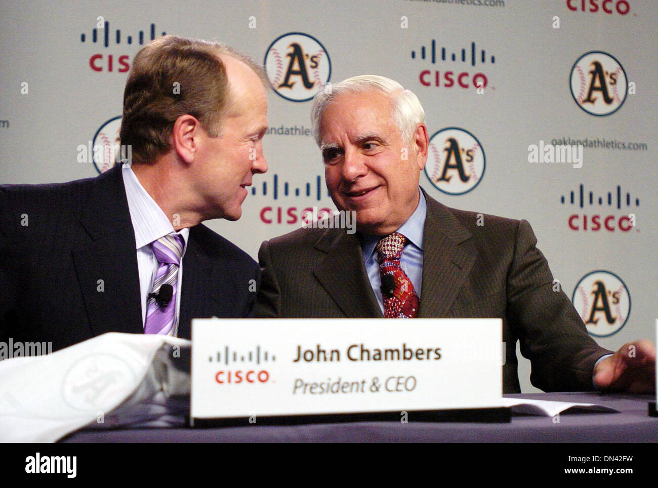 John chambers of cisco systems hi-res stock photography and images - Alamy