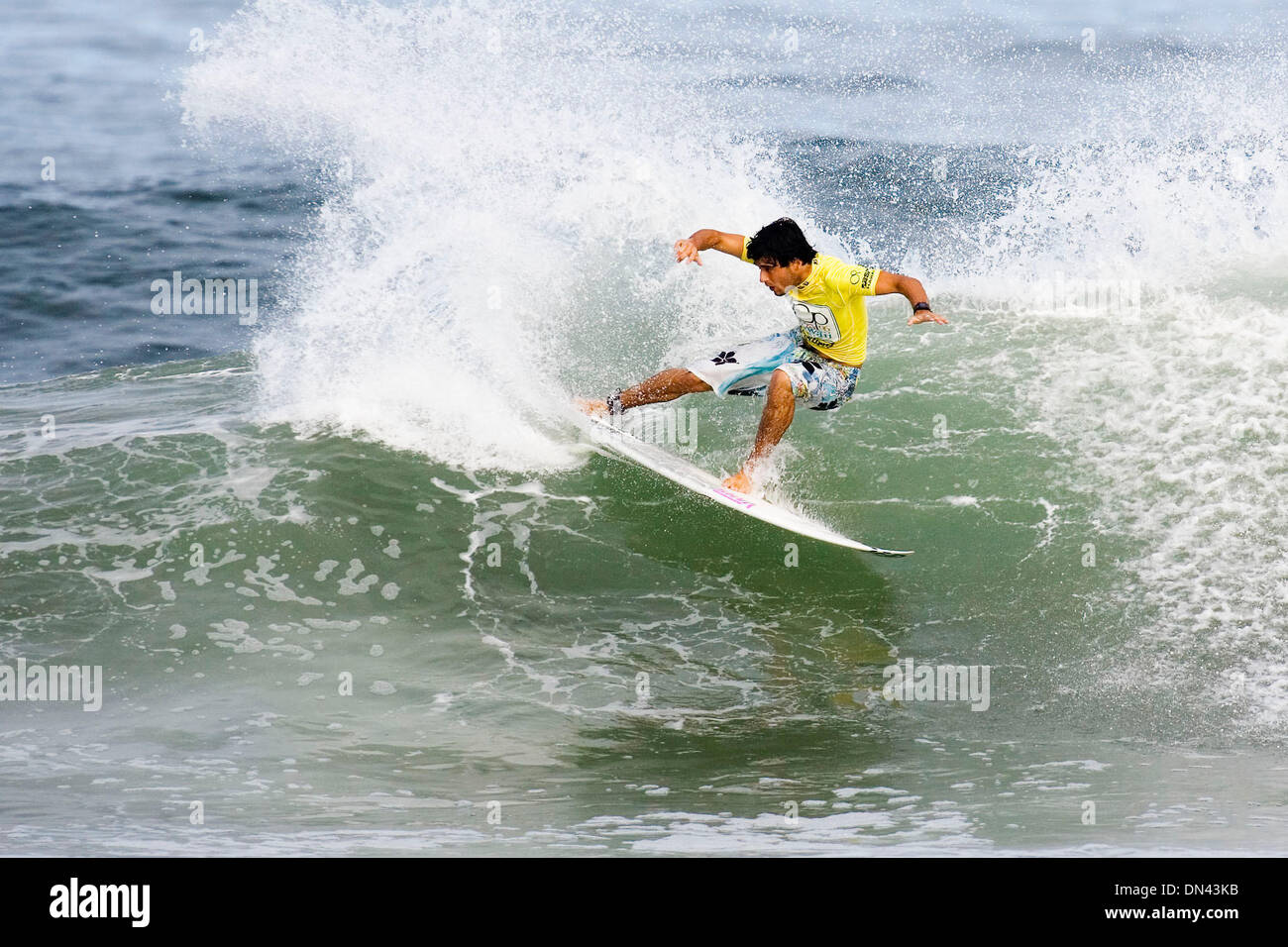Nov 20, 2006; Haleiwa, North Shore, Oahu, USA; SURFING: The OP Pro ...