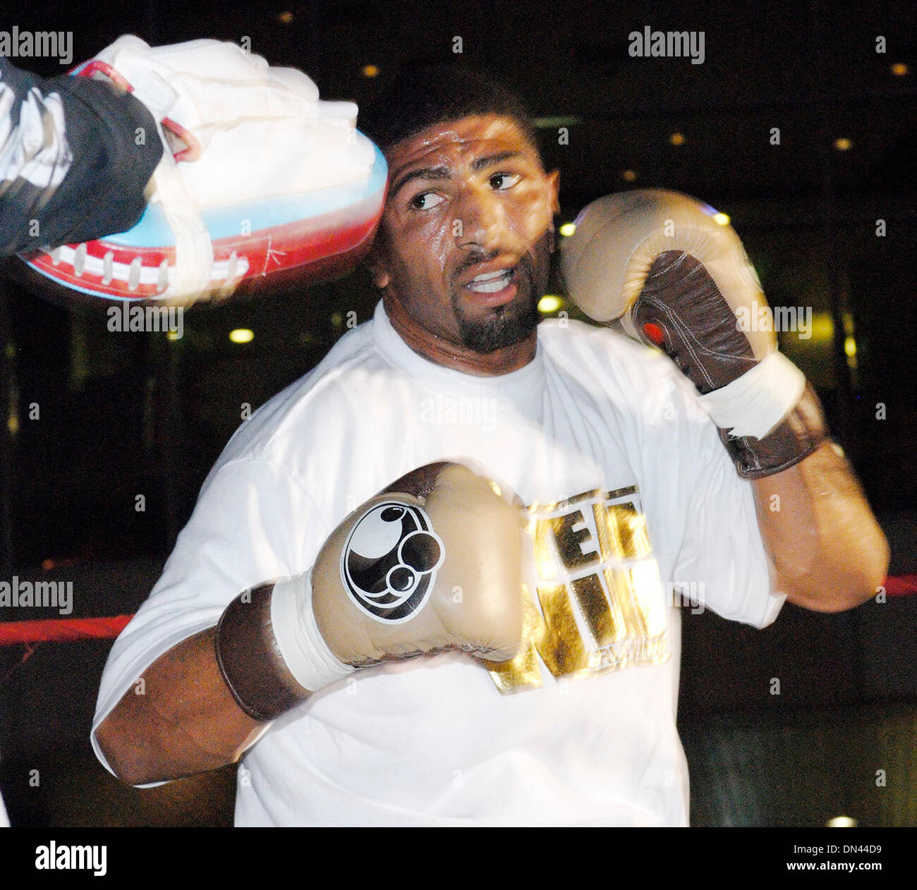 Ronald winky wright hi-res stock photography and images - Alamy