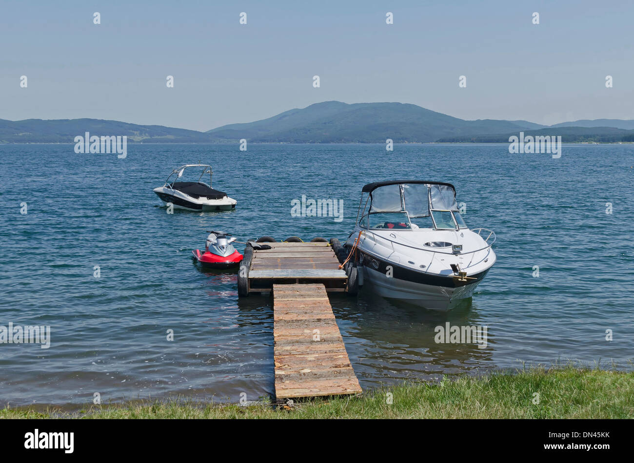 Iskar dam at Iskar river Stock Photo - Alamy