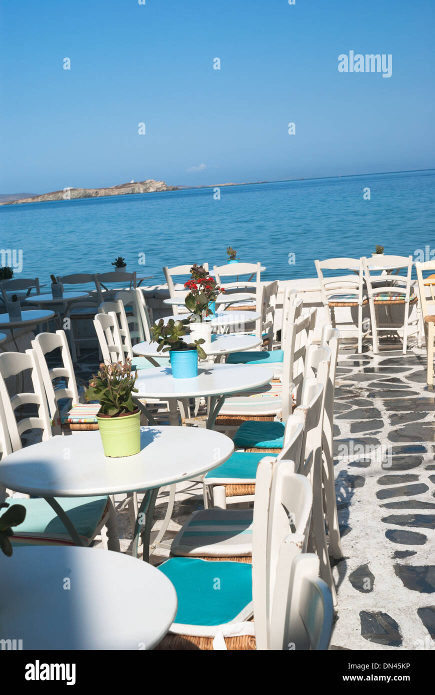 Traditional greek cafeteria on Mykonos island, Greece Stock Photo - Alamy