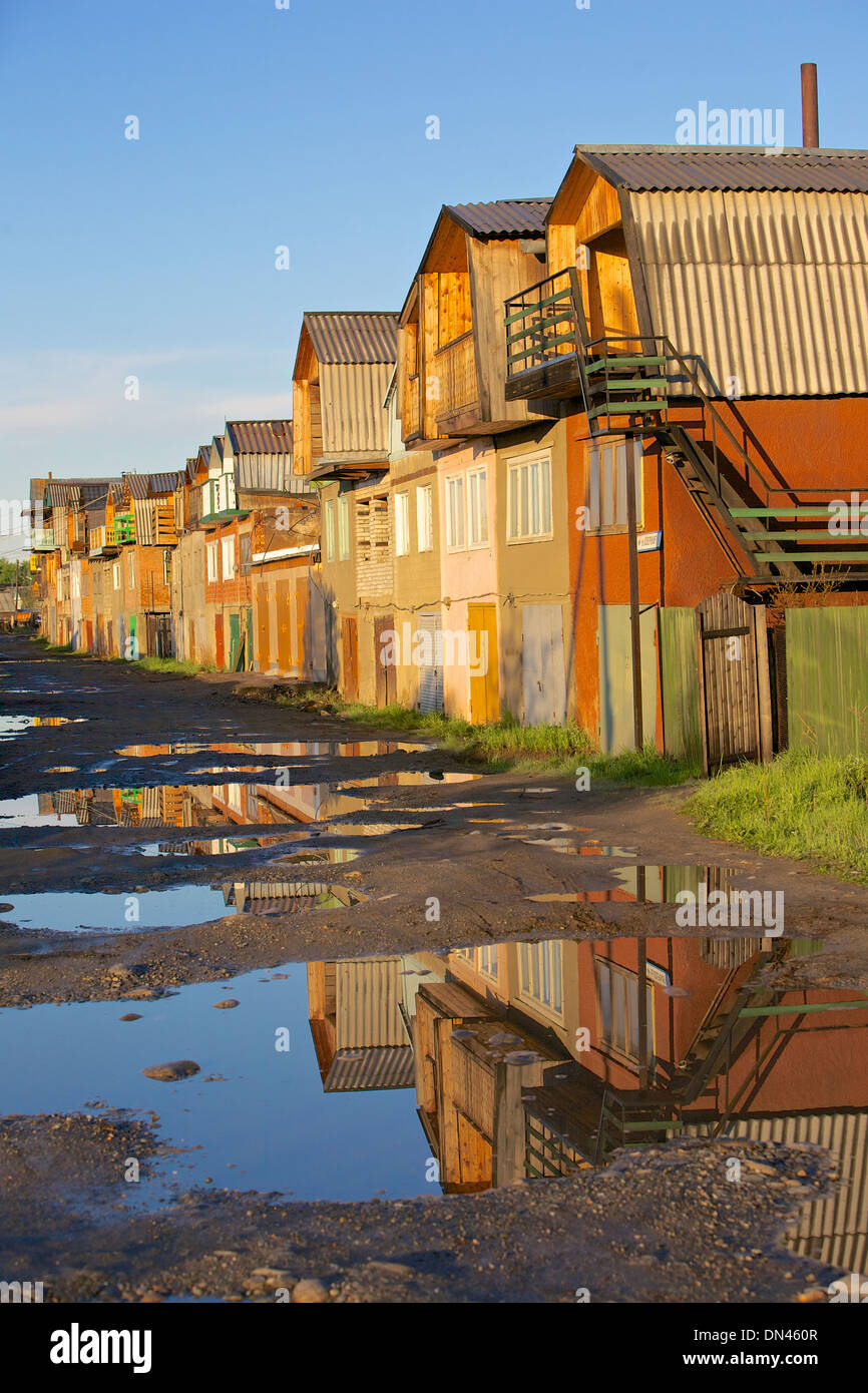 Houses with tin roof hi-res stock photography and images - Alamy