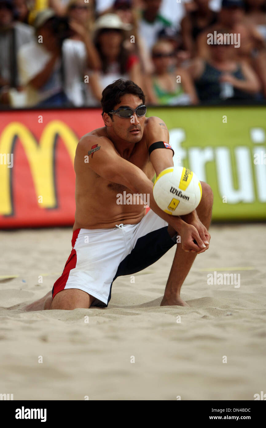 Mike hermosa hi-res stock photography and images - Alamy