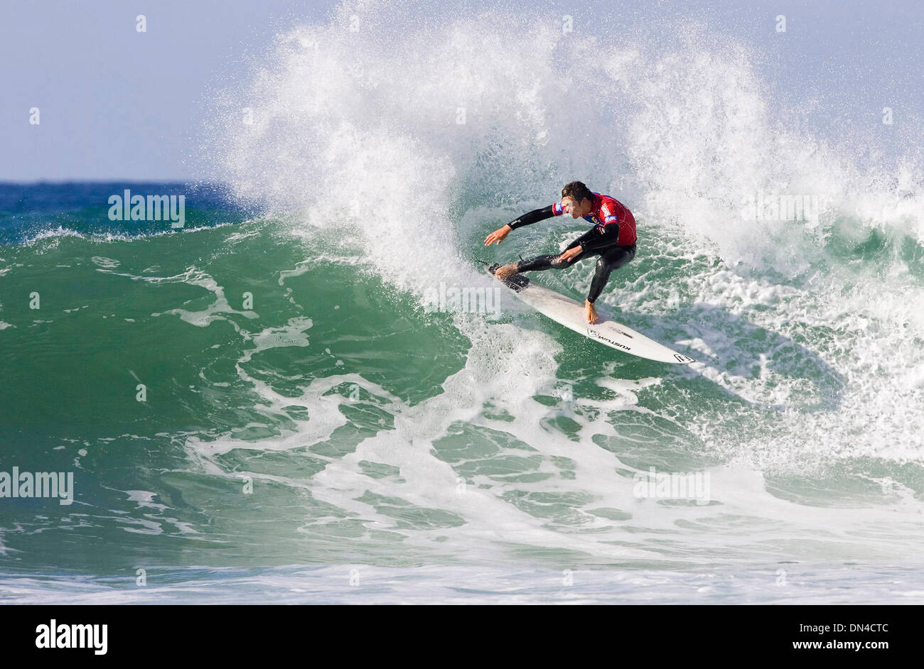 South african jordy smith surfing hi-res stock photography and images ...