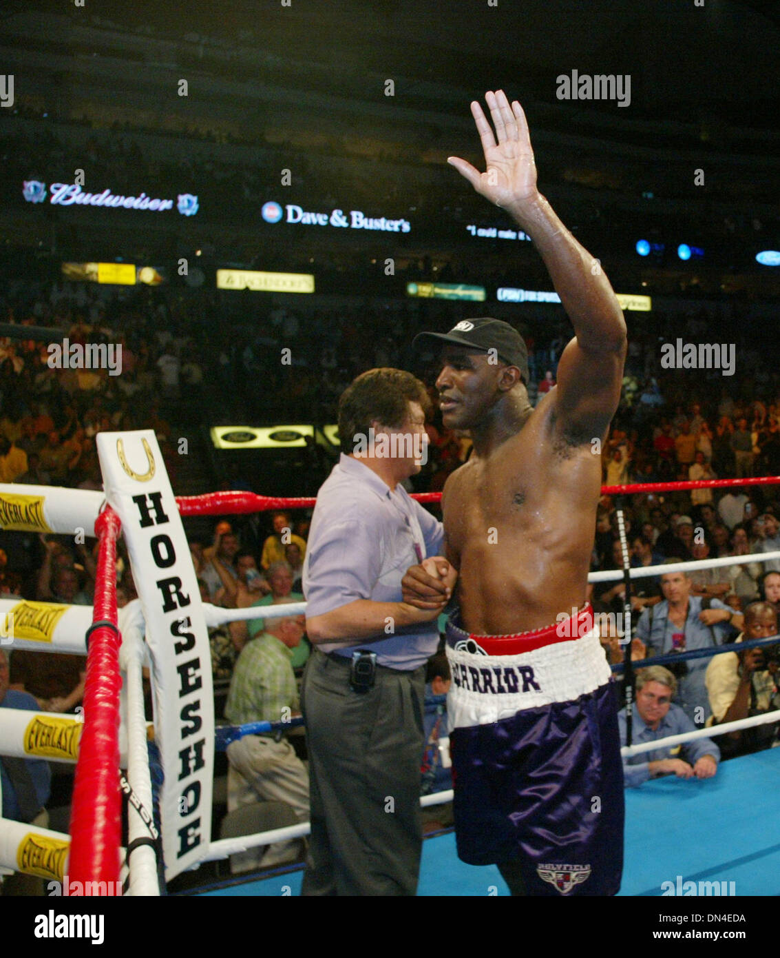 Aug 18, 2006; Dallas, TX, USA; EVANDER HOLYFIELD defeats Jeremy Bates ...