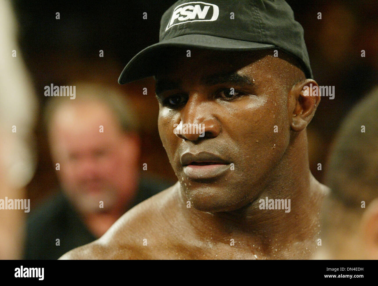 Aug 18, 2006; Dallas, TX, USA; EVANDER HOLYFIELD defeats Jeremy Bates ...
