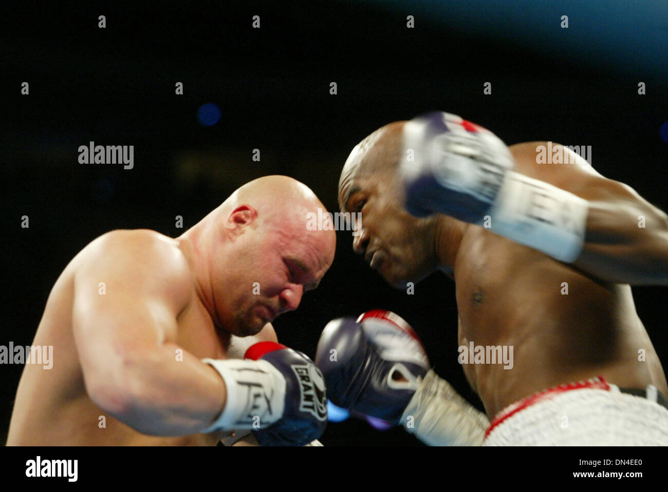 Aug 18, 2006; Dallas, TX, USA; EVANDER HOLYFIELD fights JEREMY BATES ...