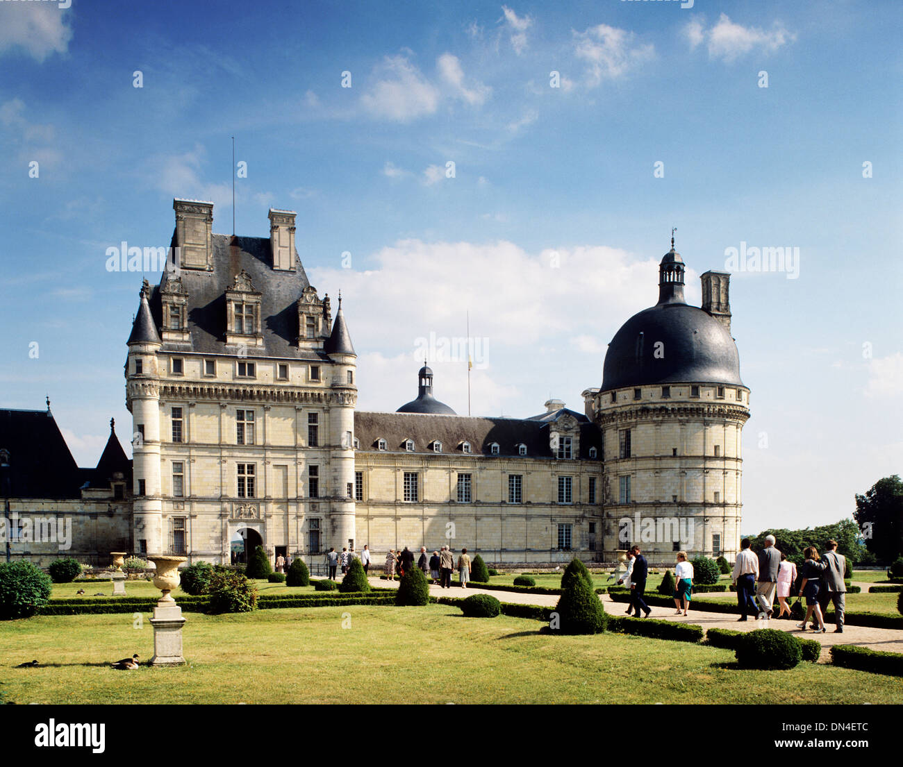 France dordogne hautefort castle hi-res stock photography and images ...