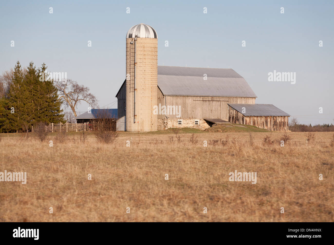 Mennonite barn hi-res stock photography and images - Alamy