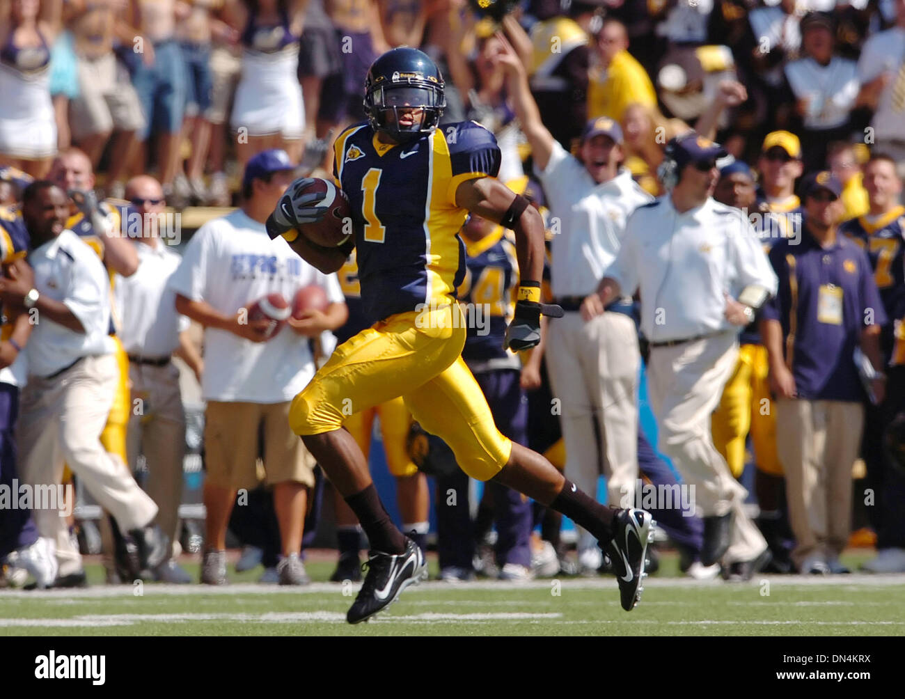 Sep 23, 2006; Berkeley, CA, USA; California's DESEAN JACKSON, #1 ...