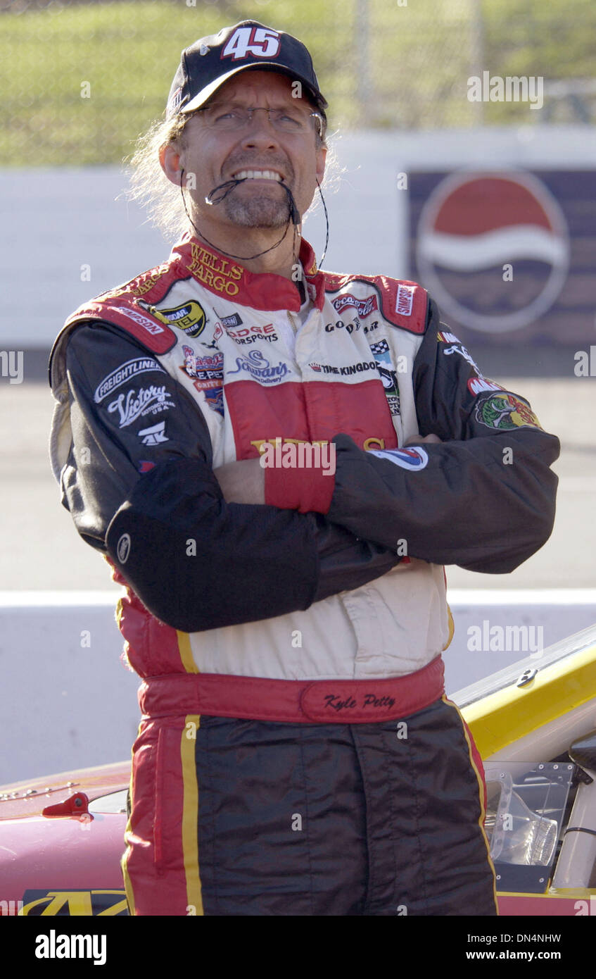 Kyle petty 2006 hi-res stock photography and images - Alamy